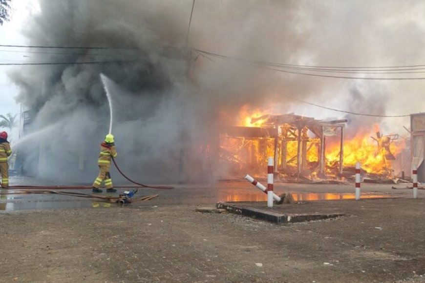 R.P. staat terecht voor verwoestende brand Henck Arronstraat - Suriname ...