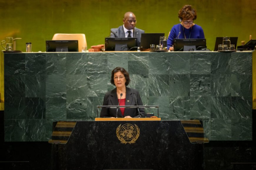 GROTE WOORDEN VAN SIMONS OP INTERNATIONAAL PODIUM - Suriname Nieuws