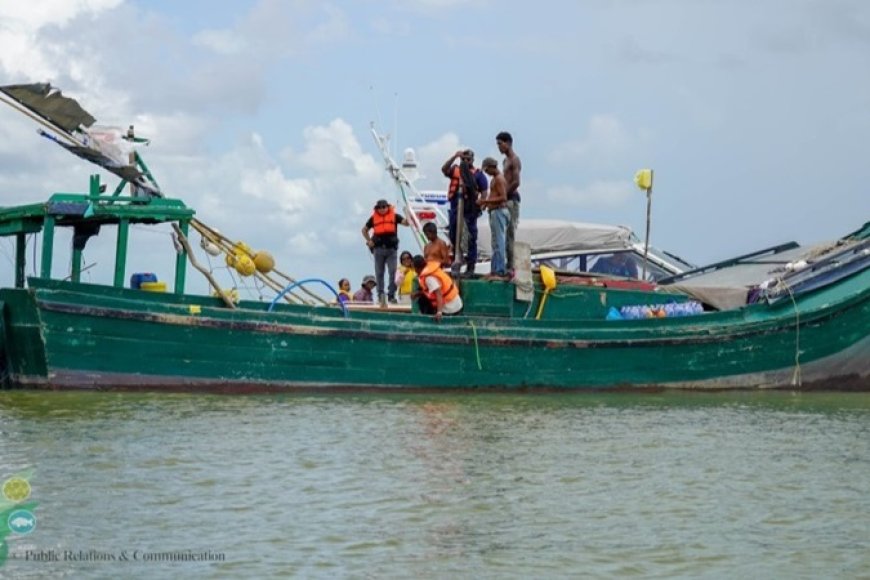 Man dood gevonden in vissersboot - Suriname Nieuws