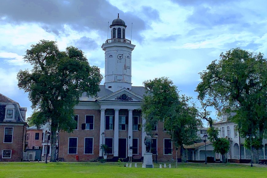 Torengebouw binnenstad Paramaribo krijgt nieuwe toekomst: renovatie van ...